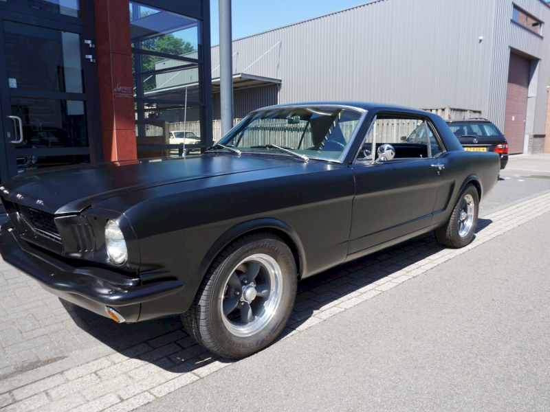Klassieke Mercedes-Benz en Ford Mustang - Geevers Classic Cars