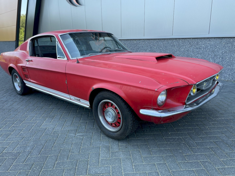 Klassieke Mercedes-Benz en Ford Mustang - Geevers Classic Cars